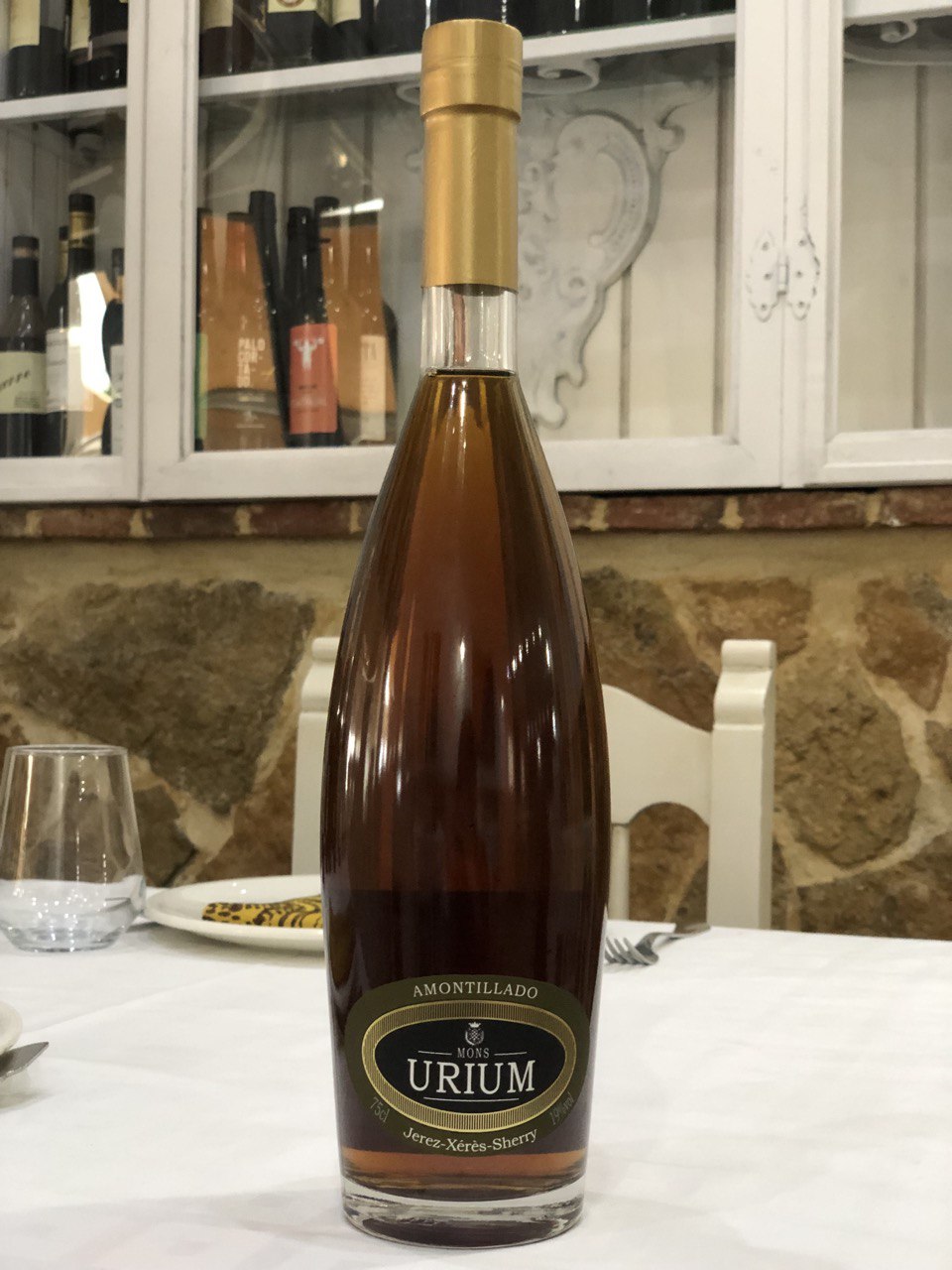 Urium Amontillado clásico | Palomino Fina | Bodegas Urium - Restaurante ...